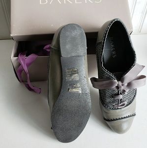 Bakers | Shoes | Super Cute Grey Spectator Flats | Poshmark